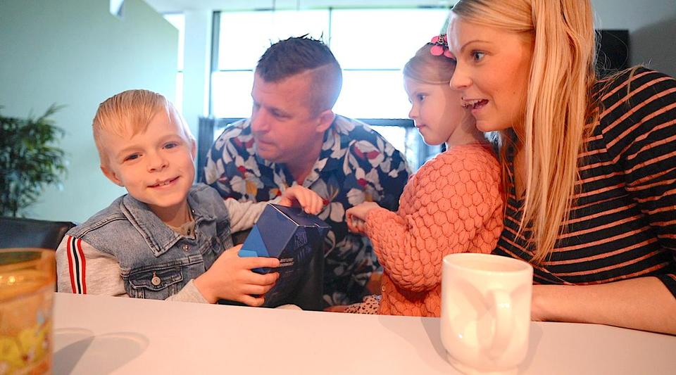 LUAN KRiJGT EEN HUiSDiER | Bellinga Vlog #1471 / Bellinga TV