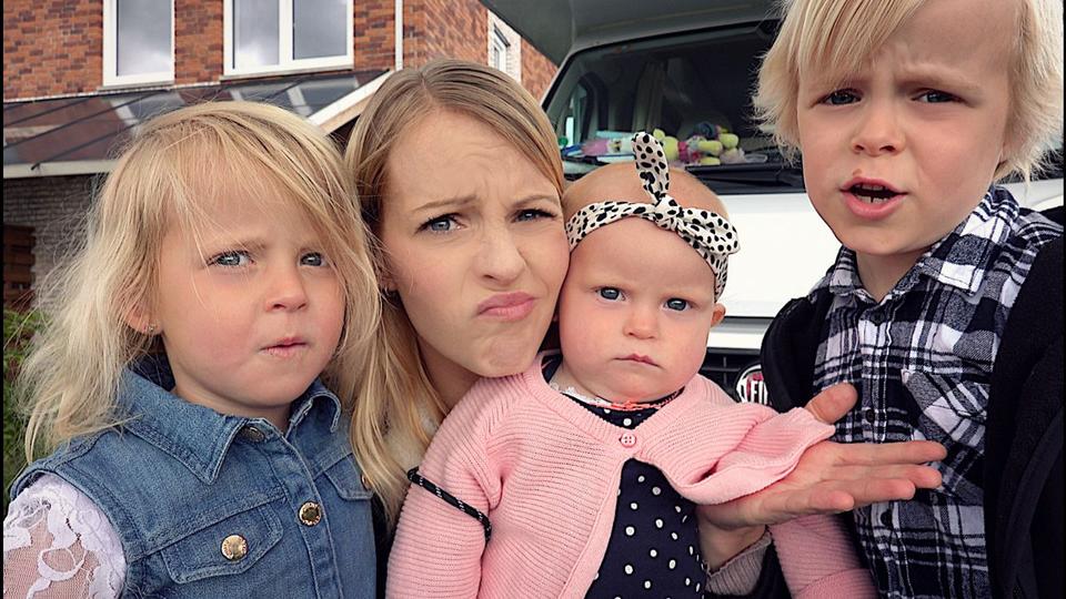 DE CAMPER OPHALEN + HOMETOUR | Bellinga Familie Vloggers #1345 ...